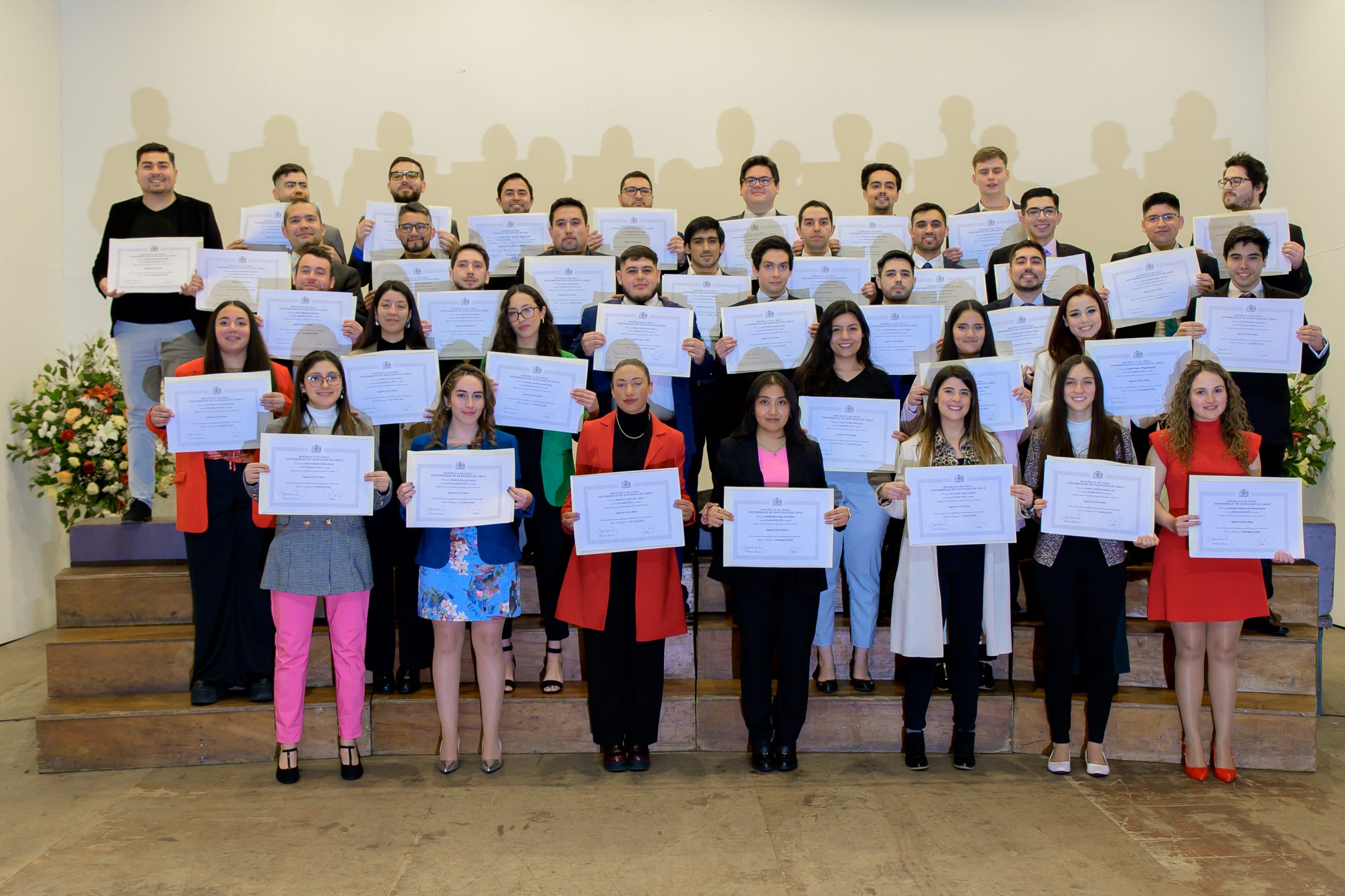 Usach realiza graduación de nuevos Ingenieros en Minas